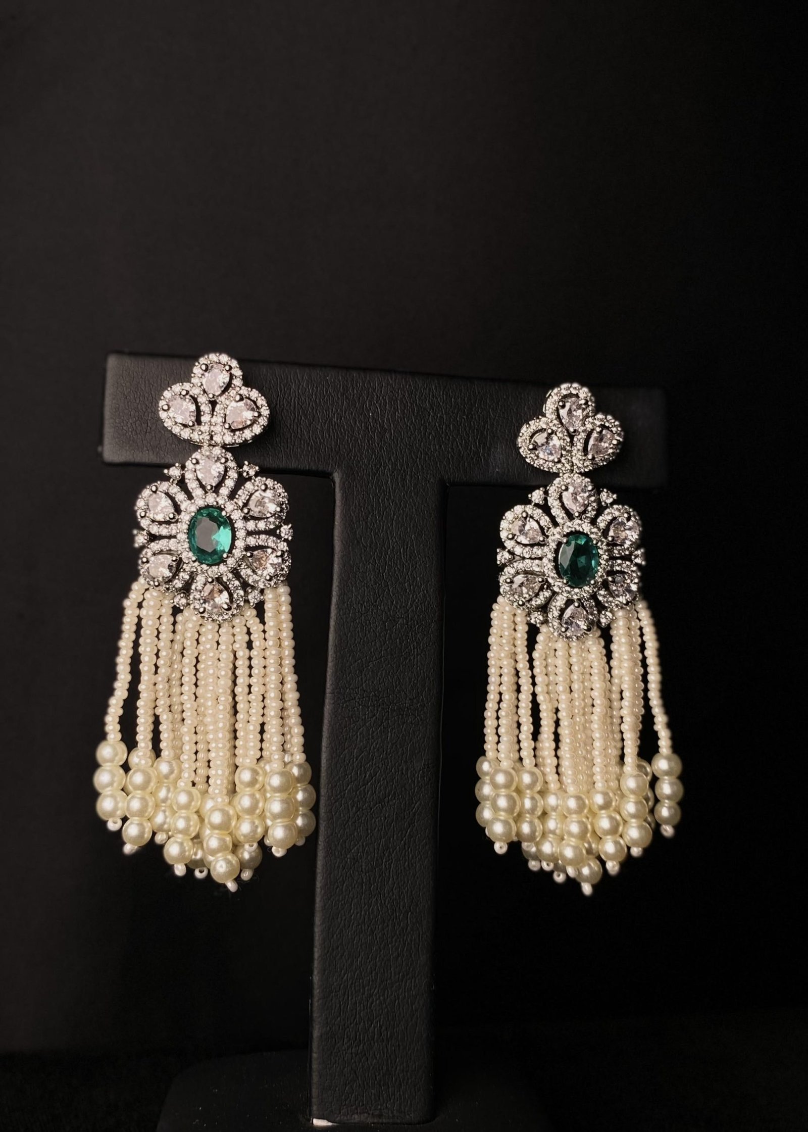 The Swan Set in Emerald Green - Jewelist